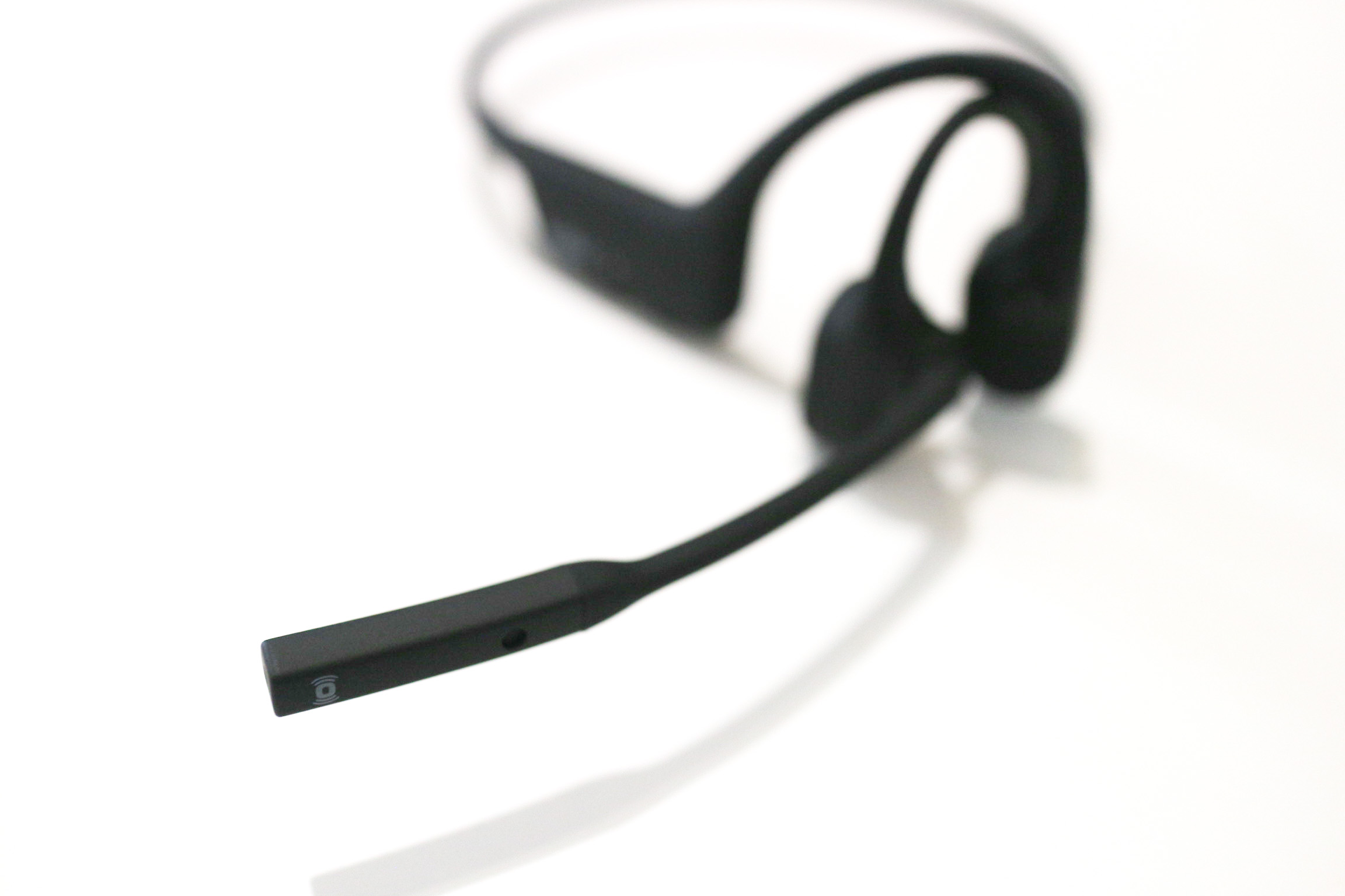 Shokz OpenCommとOpenComm UCの違いを徹底解説 | ガジェラッシュ